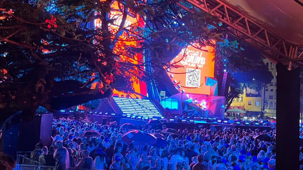 ASSISTA: Chuva forte adia gravação do DVD de Léo Santana em Salvador ...