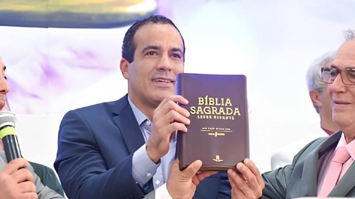 Bruno Reis autoriza leitura da Bíblia como recurso paradidático em escolas de Salvador