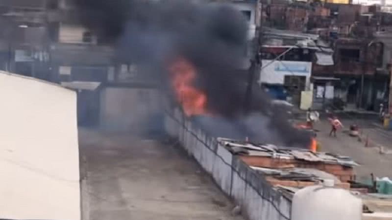 Incêndio destrói estabelecimento próximo a UPA de São Marcos