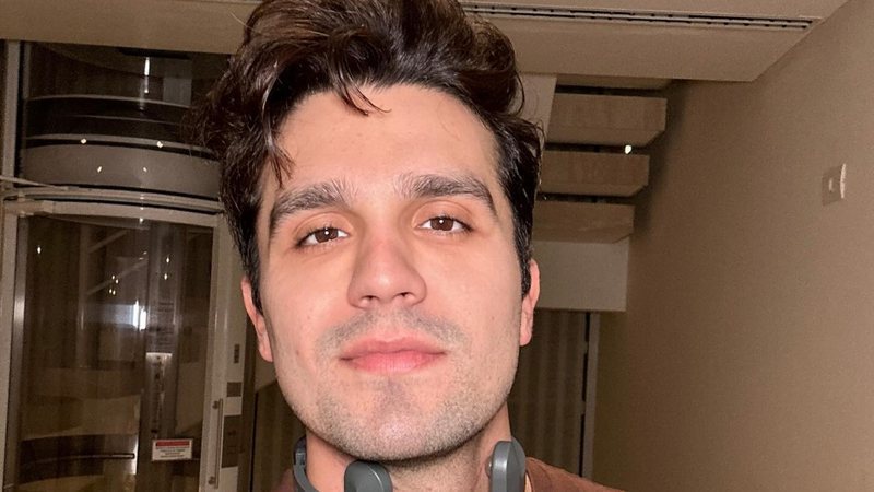 Luan Santana encanta a web com cliques de Natal com a filha, Serena ...