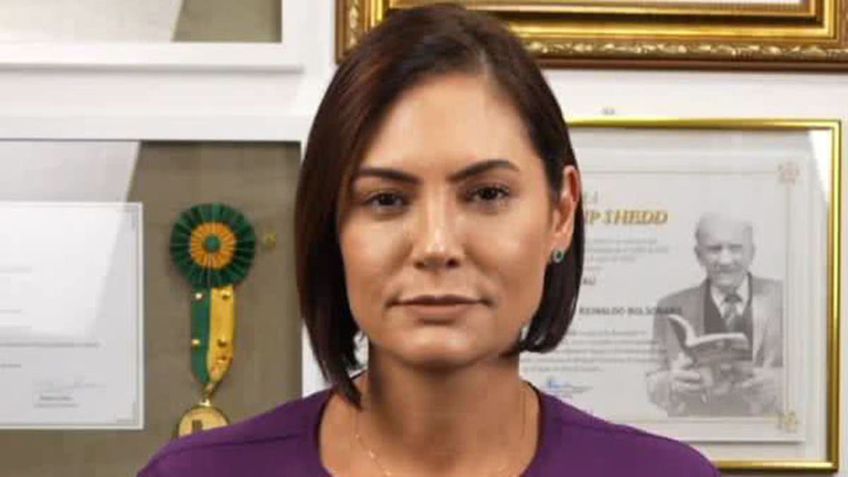 Michelle Bolsonaro posta vídeo e jornalistas registram BOs após ameaças