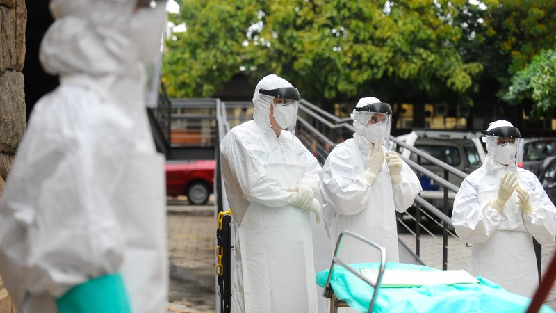Homem que veio da África é monitorado sob suspeita de ebola no Brasil