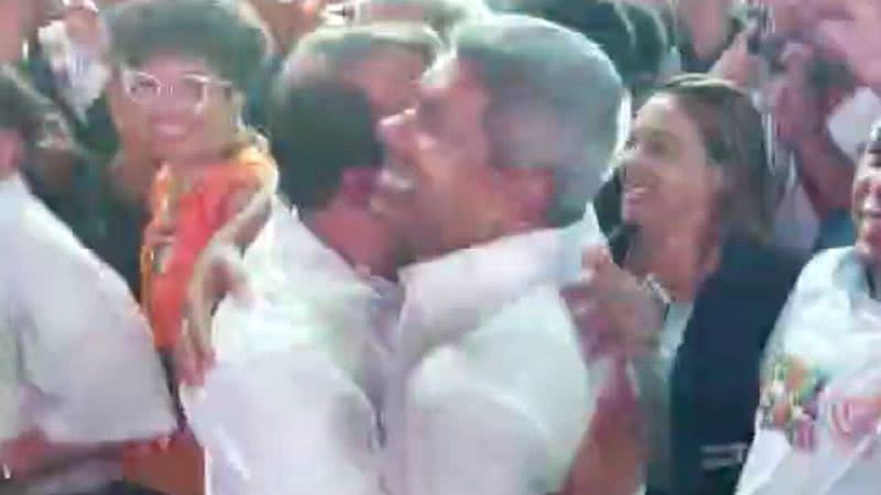 MICARETA DE FEIRA: Abraçado com Geraldo Júnior, Jerônimo Rodrigues ... MICARETA DE FEIRA: Abraçado com Geraldo Júnior, Jerônimo Rodrigues ...
