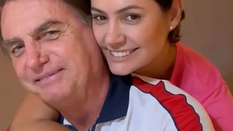 Bolsonaro faz aparição como ‘garoto-propaganda’ da esposa Michelle ...