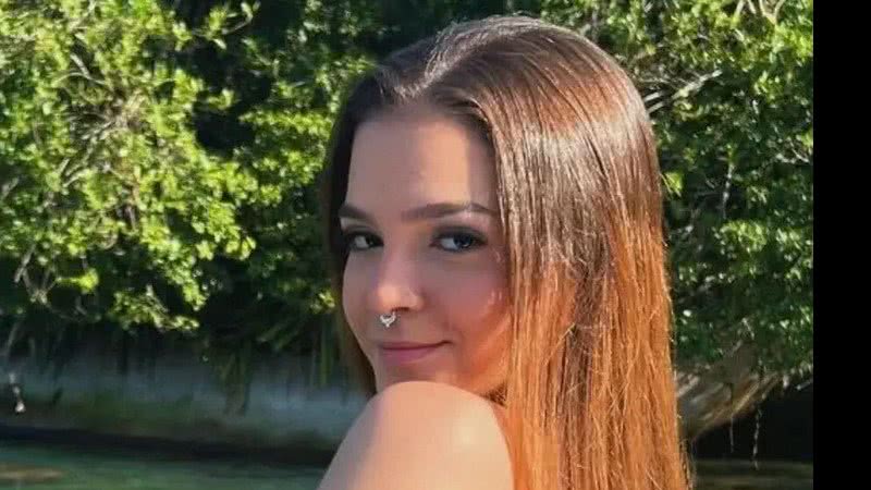 Mel Maia Ostenta Bumbum Gigante Em Fotos De Biquíni E Enlouquece Fãs