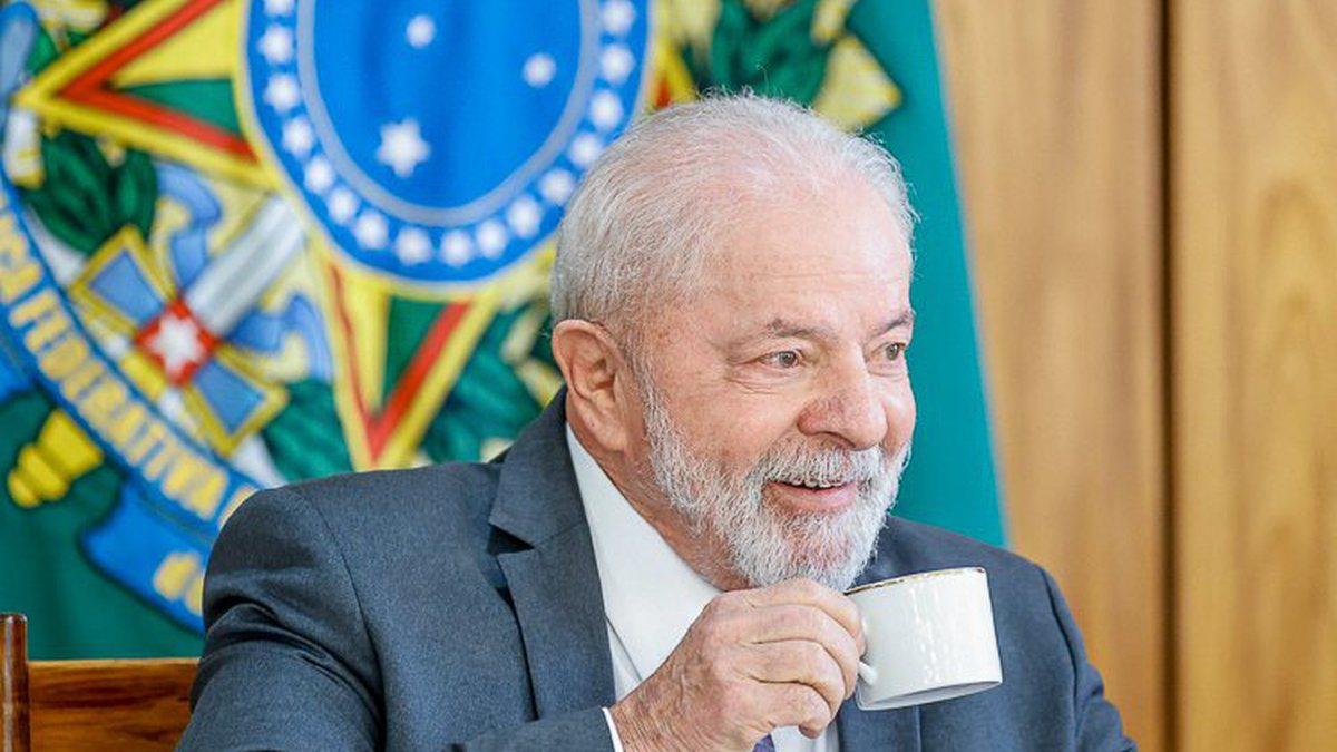 Ator da Globo xinga cantor famoso após crítica ao presidente Lula: “burro”