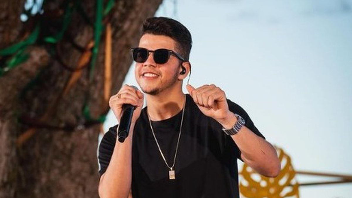 Virou fã? Rapper famoso é ‘flagrado’ escutando Nadson, O Ferinha; veja ...