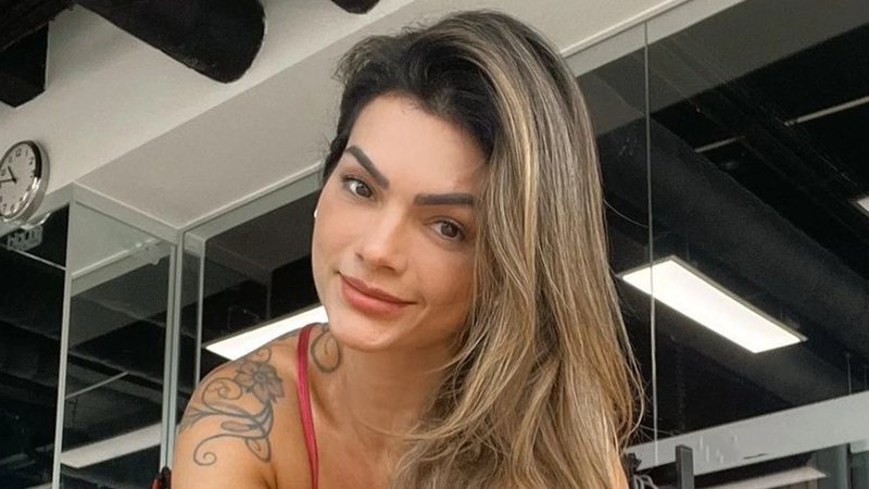 Kelly Key impressiona seguidores ao exibir abdômen trincado; veja foto