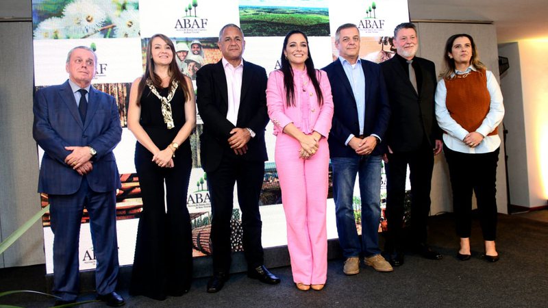 Nova diretoria da ABAF toma posse em cerimônia na FIEB