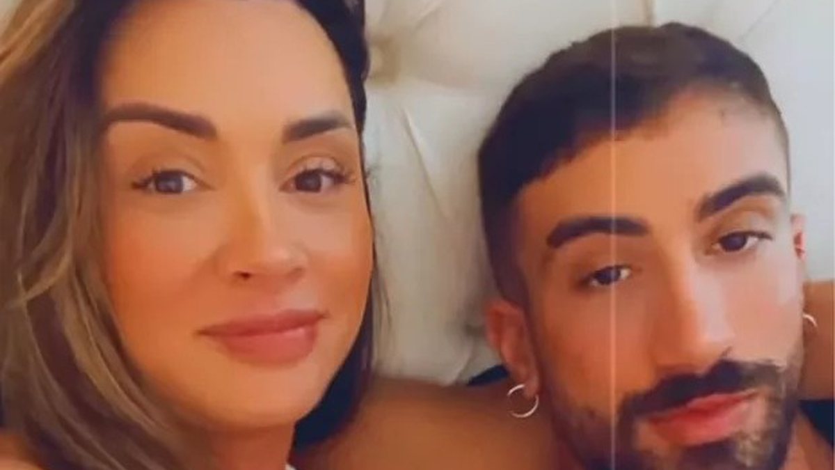 Juju Salimeni Aparece Nua Na Cama Em Momento Super íntimo Com Namorado
