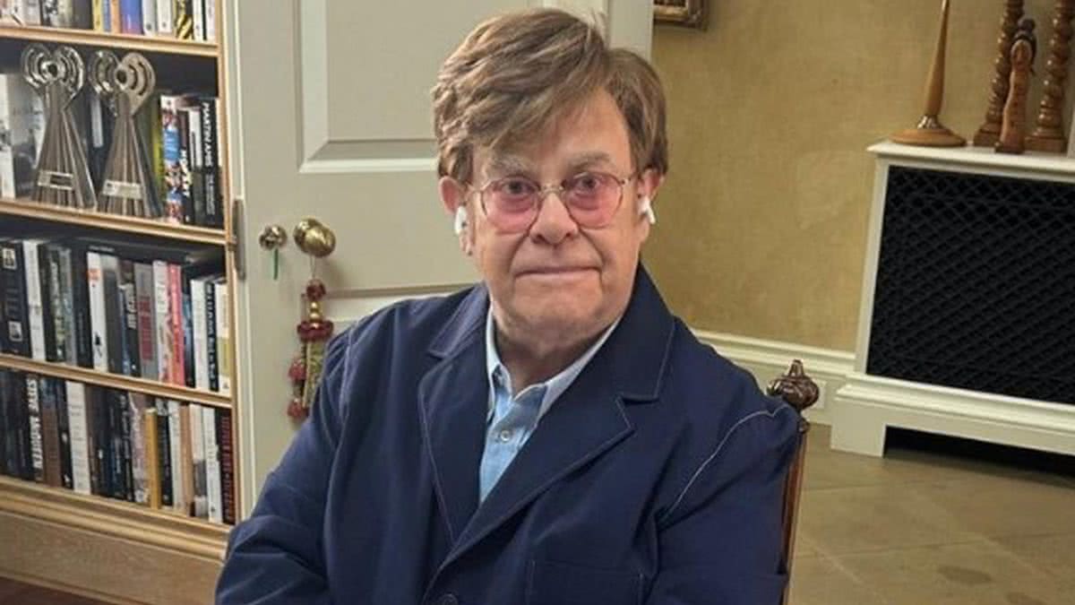 Elton John sofre acidente e é levado às pressas para hospital Elton John sofre acidente e é levado às pressas para hospital