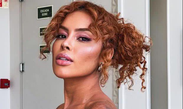 Vestida de noiva, Sthe Matos surpreende seguidores e amiga entrega ...