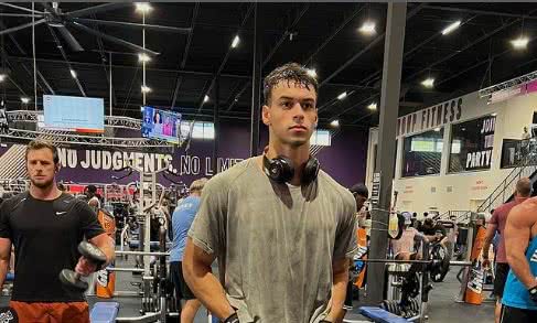 Victor Alexandre, filho de Xanddy e Carla Perez, agita a web ao exibir ...