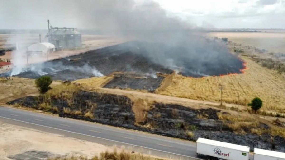 Incêndio atinge fazenda e destrói área equivalente a 15 campos de futebol