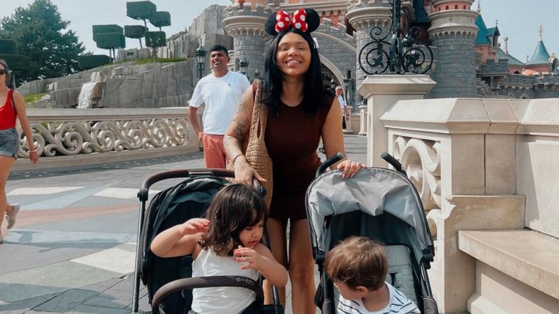 VÍDEO: Infuenciadora brasileira causa confusão após achar que carrinhos de bebê da Disney eram ...