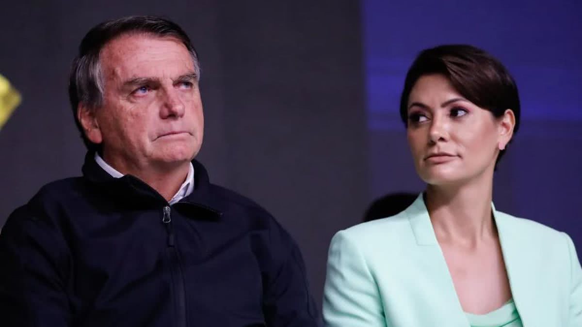 Michelle Bolsonaro leva bronca de policiais durante operação