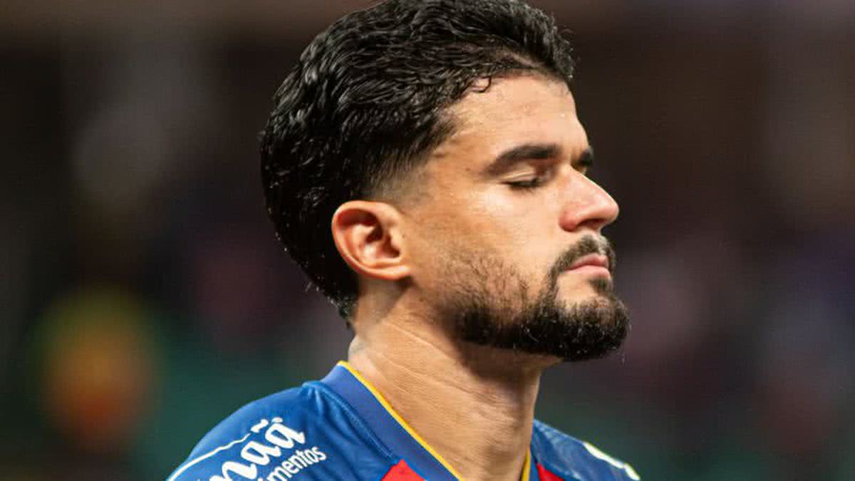 Ceni explica ida de Cauly ao vestiário após mudança na partida contra o ...