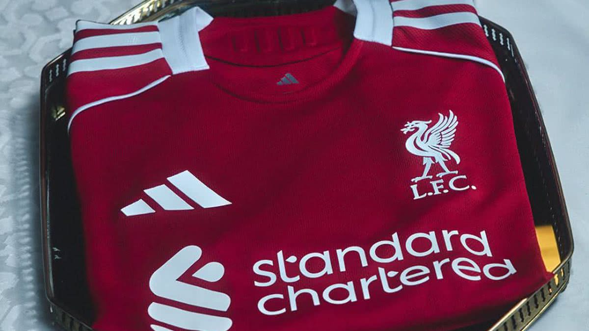 Novas camisas do Liverpool com a Adidas são oficialmente lançadas; veja
