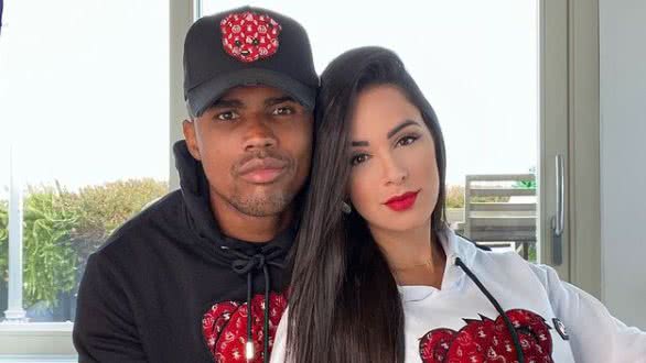 Grêmio não libera Douglas Costa para o próprio casamento e noiva do ...