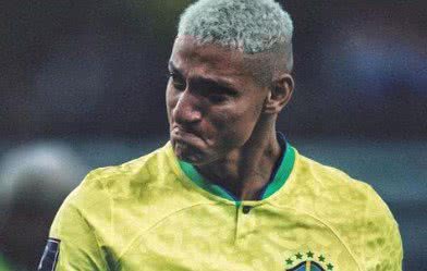 Pombo tatuado: nova tatuagem do camisa 9 do Brasil espanta torcedores; veja