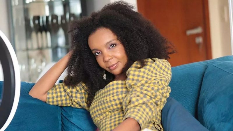 Ex-BBB Thelma Assis fala a verdade sobre título de musa da Mangueira ...