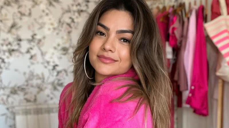 Kelly Key celebra verão, posa de biquíni e exibe tatuagem; confira