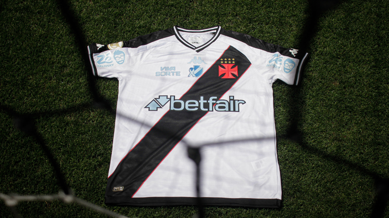 Formado no Vasco, ex-jogador é preso com posse de arma e 104 pinos de ...