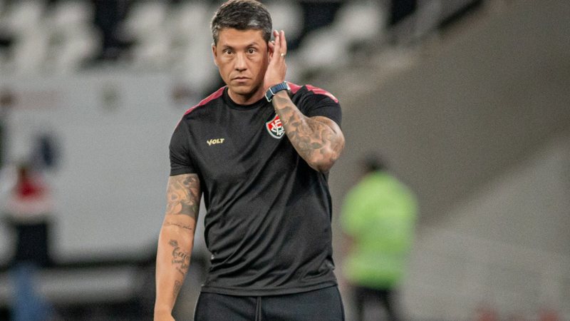 Carpini fica! Técnico do Vitória renova contrato após fim do ...