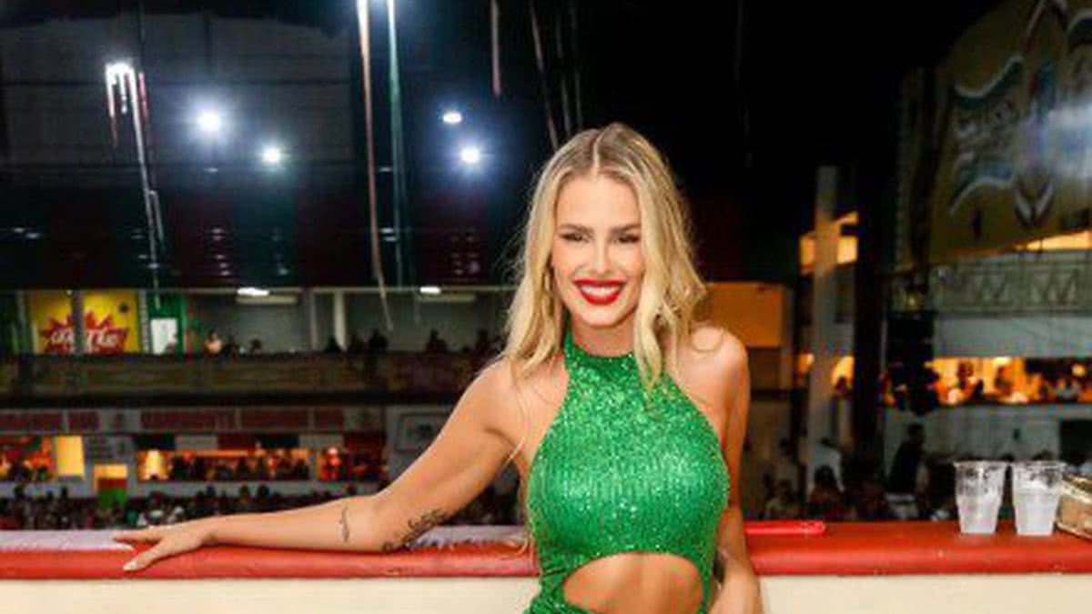 Yasmin Brunet aposta em superstição em ensaio da Grande Rio e chama ... Yasmin Brunet aposta em superstição em ensaio da Grande Rio e chama ...
