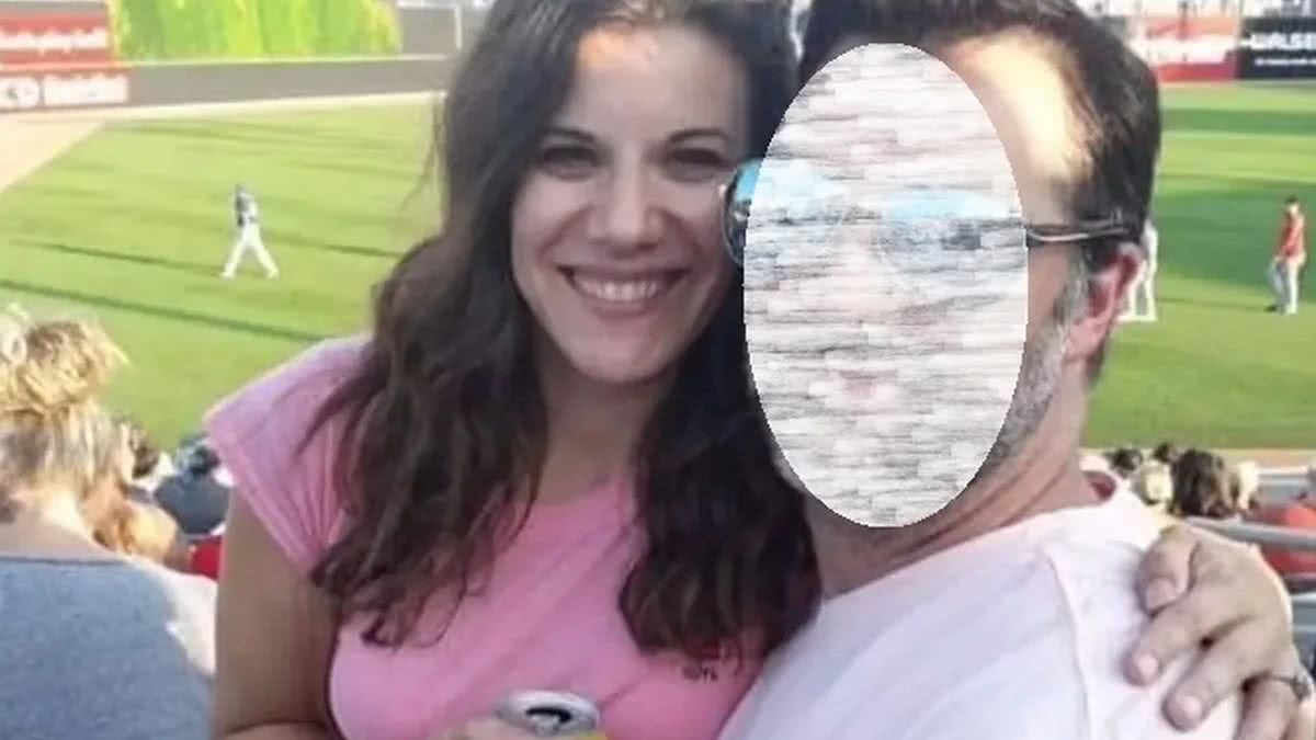 Mulher é presa após relação sexual com dois adolescentes em hotel