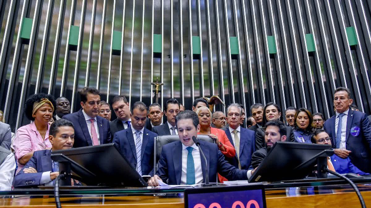 Hugo Motta descarta pedidos de impeachment contra Lula: “Não serei eu ...