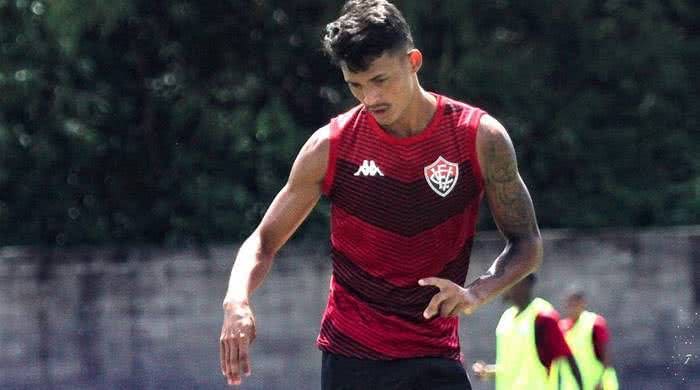 Liberado pelo departamento médico, Mateus Moraes volta a treinar com o ...