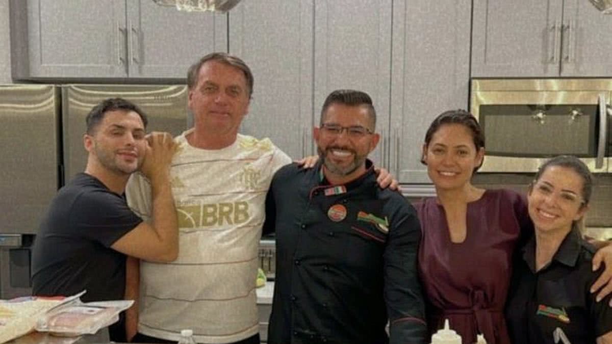 Bolsonaro aparece e vaza sem querer nova camisa do Flamengo nos EUA