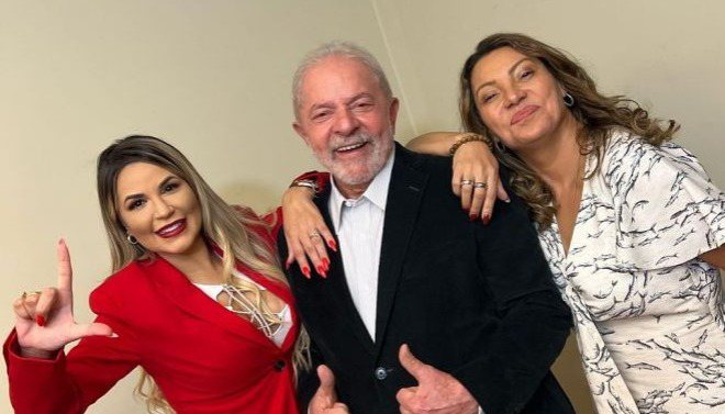 Vem aí? Deolane Bezerra deixa vazar reunião política em agenda