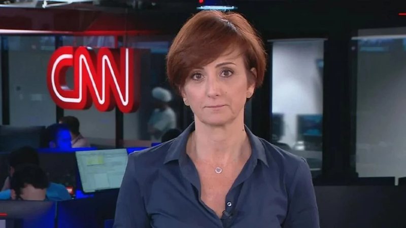 Âncora da CNN passa mal ao vivo e é substituída