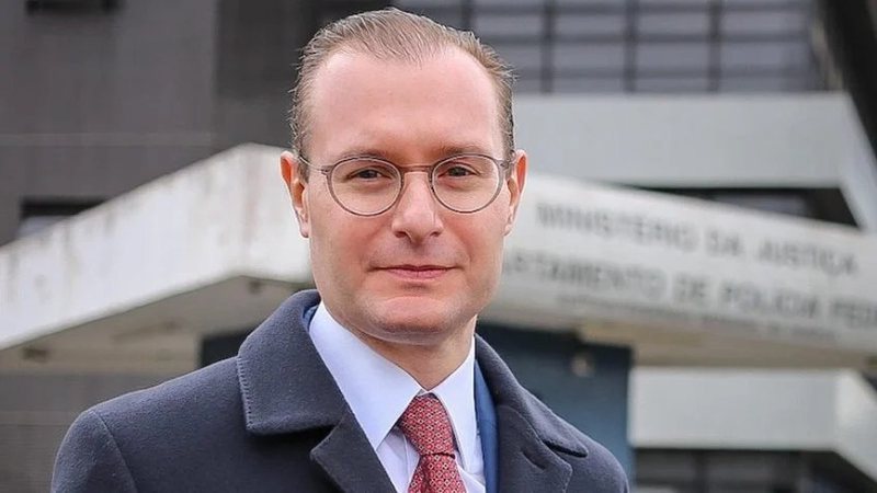 Zanin é escolhido para relatar inelegibilidade de Bolsonaro: saiba detalhes