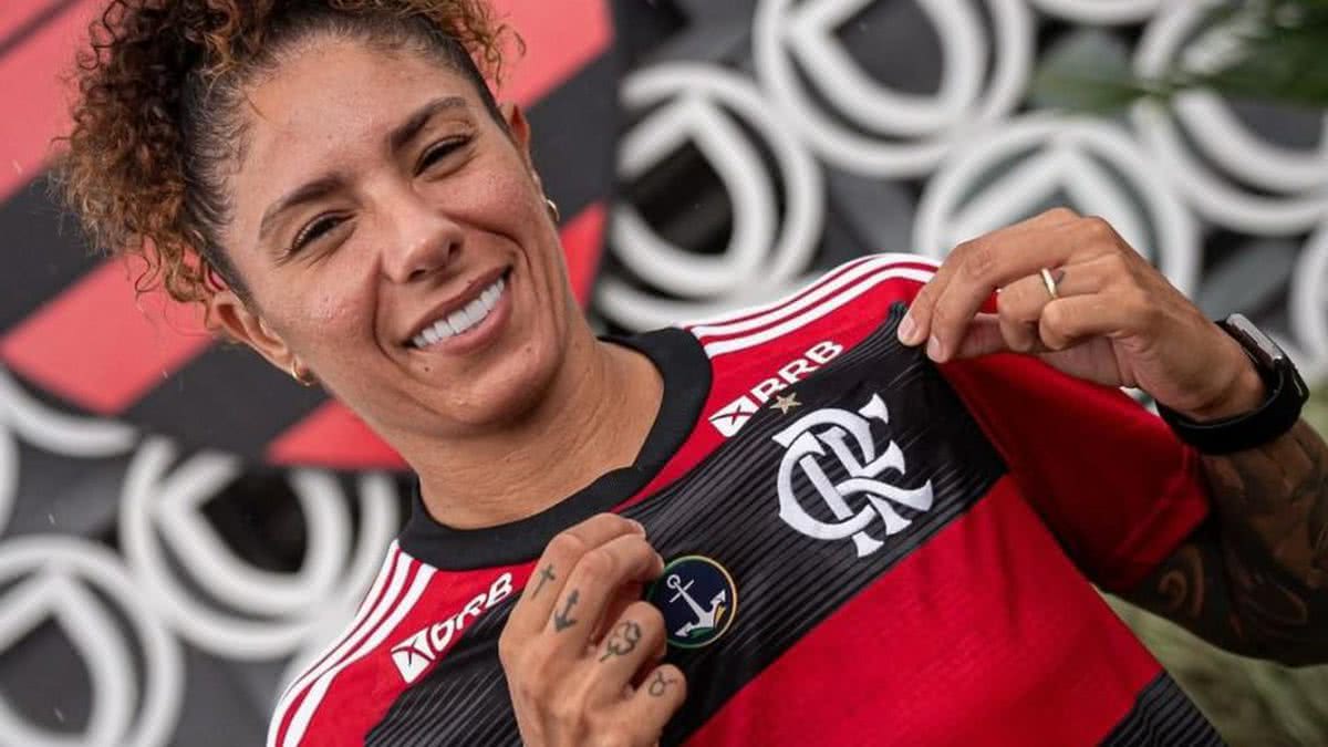 Flamengo anuncia contratação da atacante Cristiane, lenda da Seleção ...