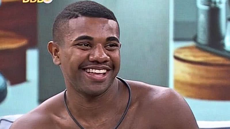 Bbb 24 Davi Deixa Toalha Cair E Mostra Demais No Reality Show Confira