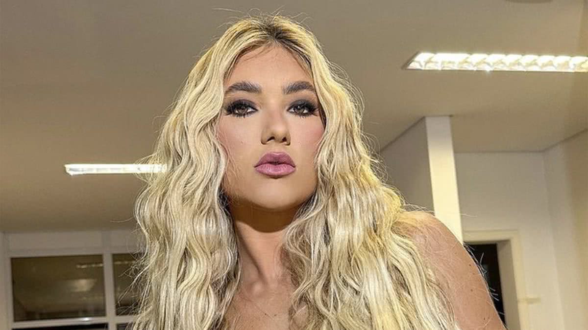 Virgínia posta foto e detalhe revolta internautas