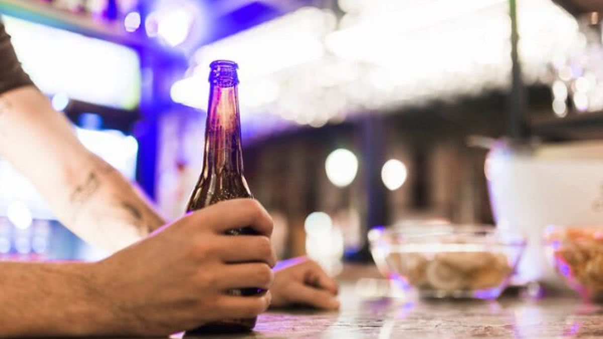 Saiba o que é bom para ‘curar’ ressaca