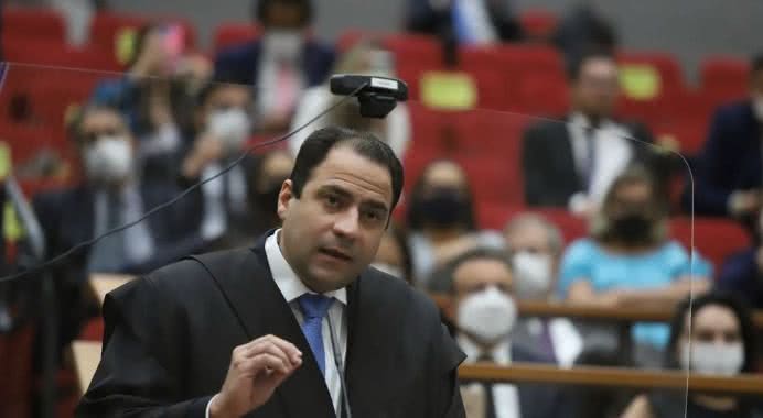 Beto Simonetti será primeiro presidente reeleito da OAB; saiba motivo