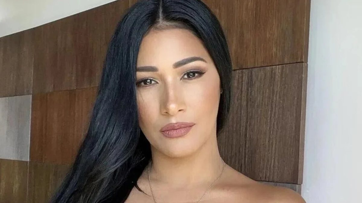 Sem roupa íntima, Simaria arranca suspiros em rede social; veja foto
