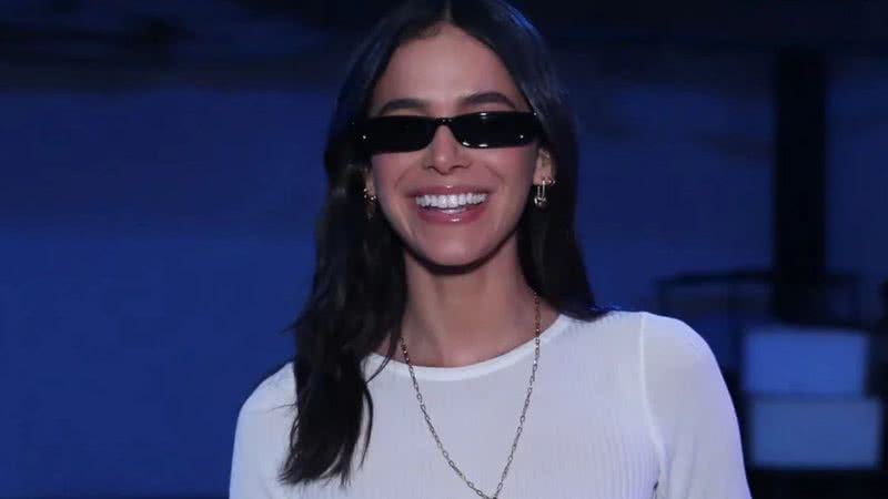 Bruna Marquezine mostra demais ao posar com look transparente em evento ...