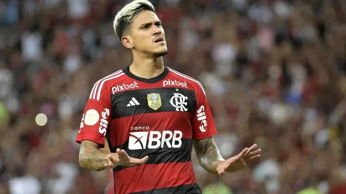 Veja como ficou boca do atacante Pedro após soco de preparador do Flamengo