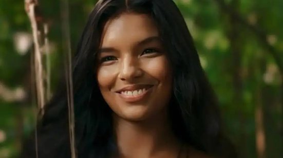 Com biquíni de crochê, Mell Muzzillo, a Ritinha de Renascer, curte ...