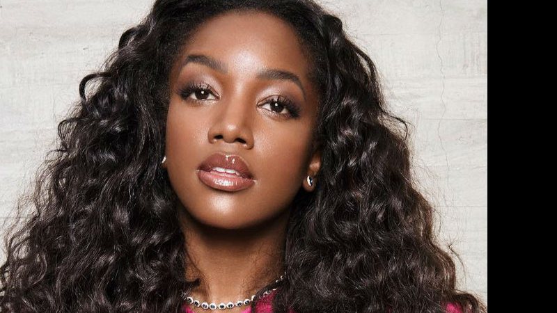 Iza exibe corpo exuberante em foto de lingerie e deixa seguidores ...