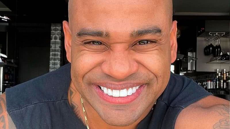 Cezar Black se declara para ex-BBB: “Sou muito feliz em te ter”