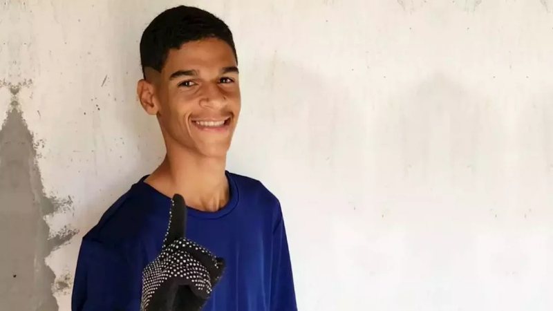 Luva de Pedreiro encontra campeão da Champions e jogador faz ...
