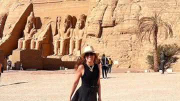 Jornalista famosa posa nua e deixa web agitada: “Sexy”