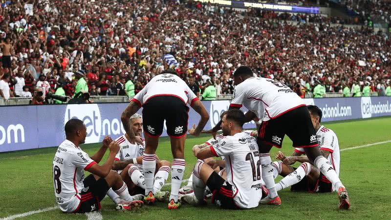 Flamengo passeia e aplica maior goleada da história sobre o Vasco; veja gols
